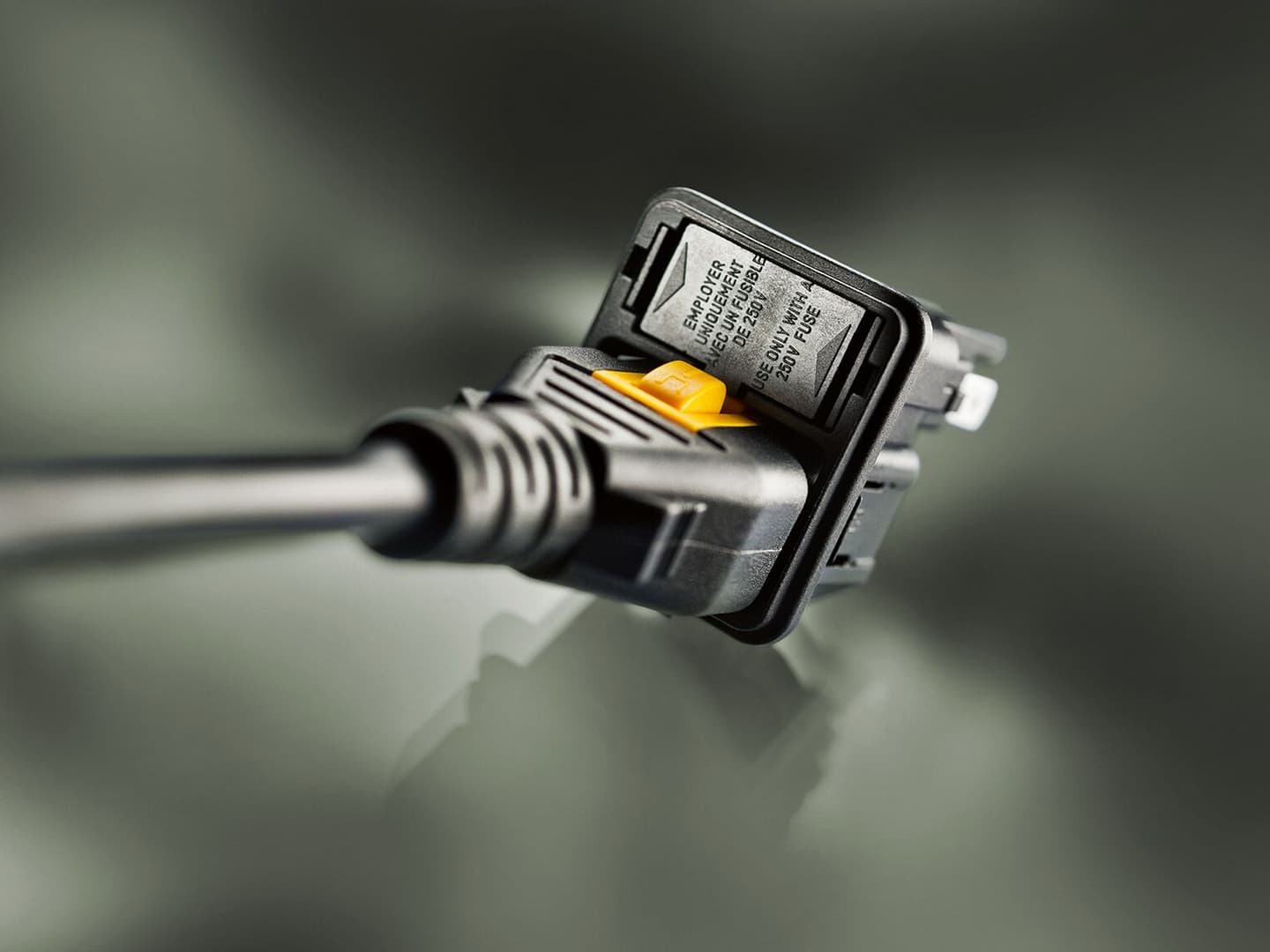 V-Lock Connectors | SCHURTER